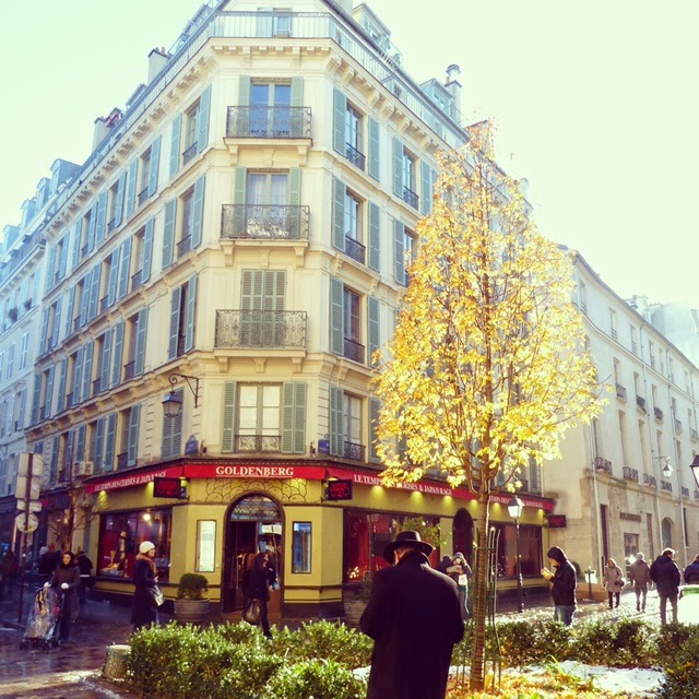 Chasing Postcards: 6 Reasons to Visit Paris in the Spring