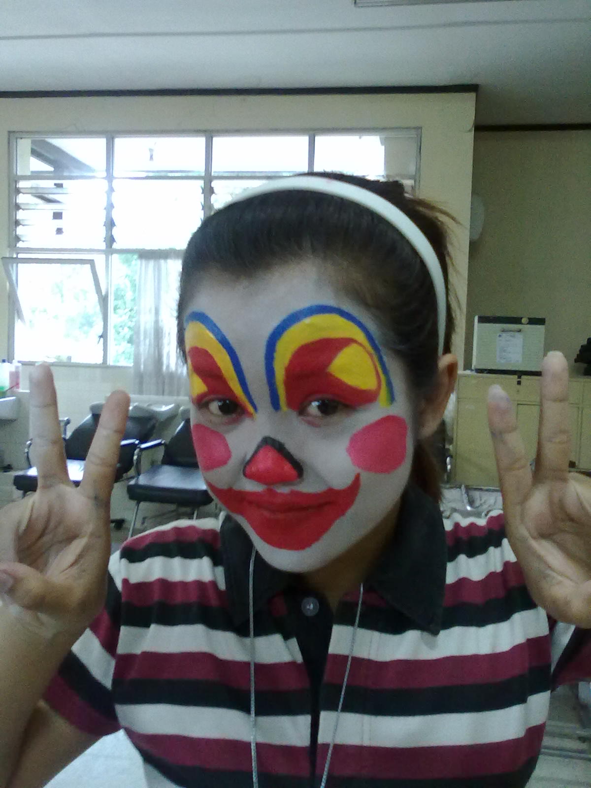 all about beauty: Clown makeup to give effect funny to those who see