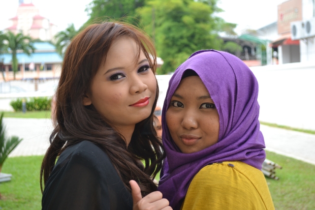 Syafa's Sweet Touch: MAKE UP -LISA ADRIANA (PHOTO SHOOT )
