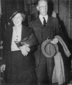 Errol Flynn: Errol Flynn & Parents & Sister