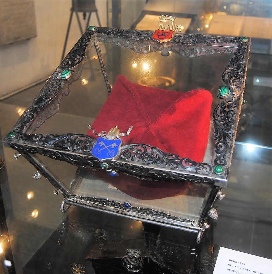 Vesture: An Early Visual of the Biretta from the 1500s and Rare Custom ...