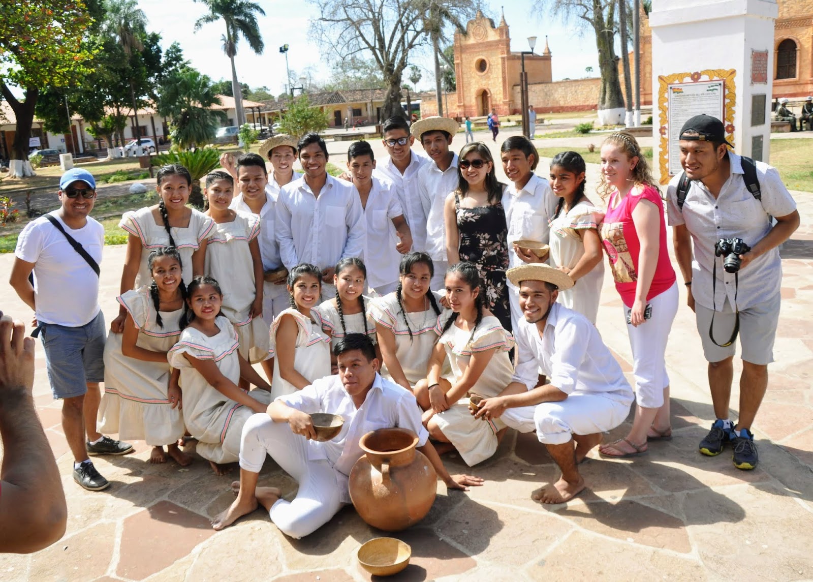 Crónica Digital Chiquitana: Espectacular Desfile de Modas con prendas ...