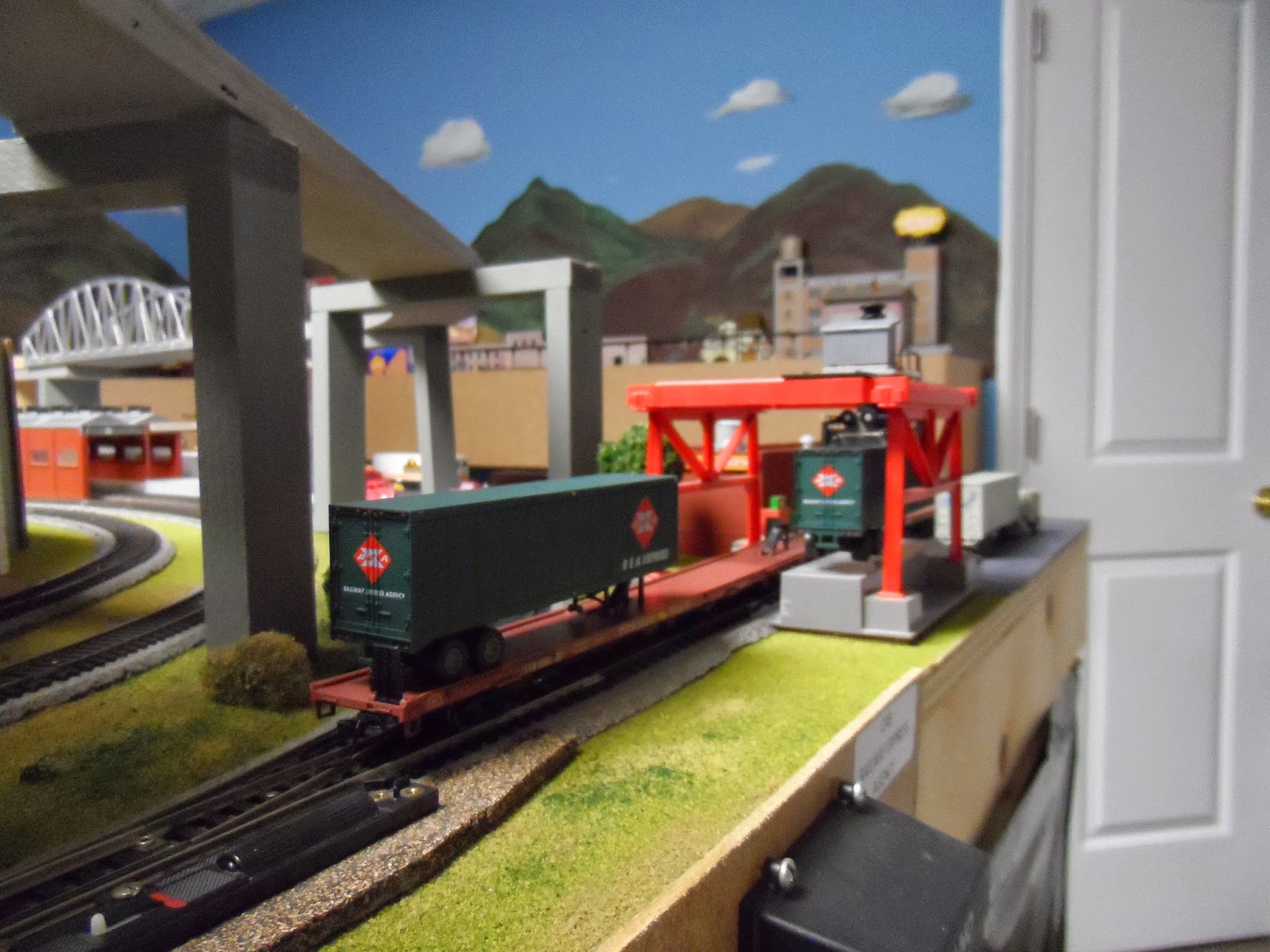 New York Central Train Layout: REA Express Equipment Added To The Fleet