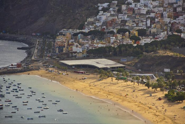 Sheila Hernández / Kevin Zammit – a f a s i a