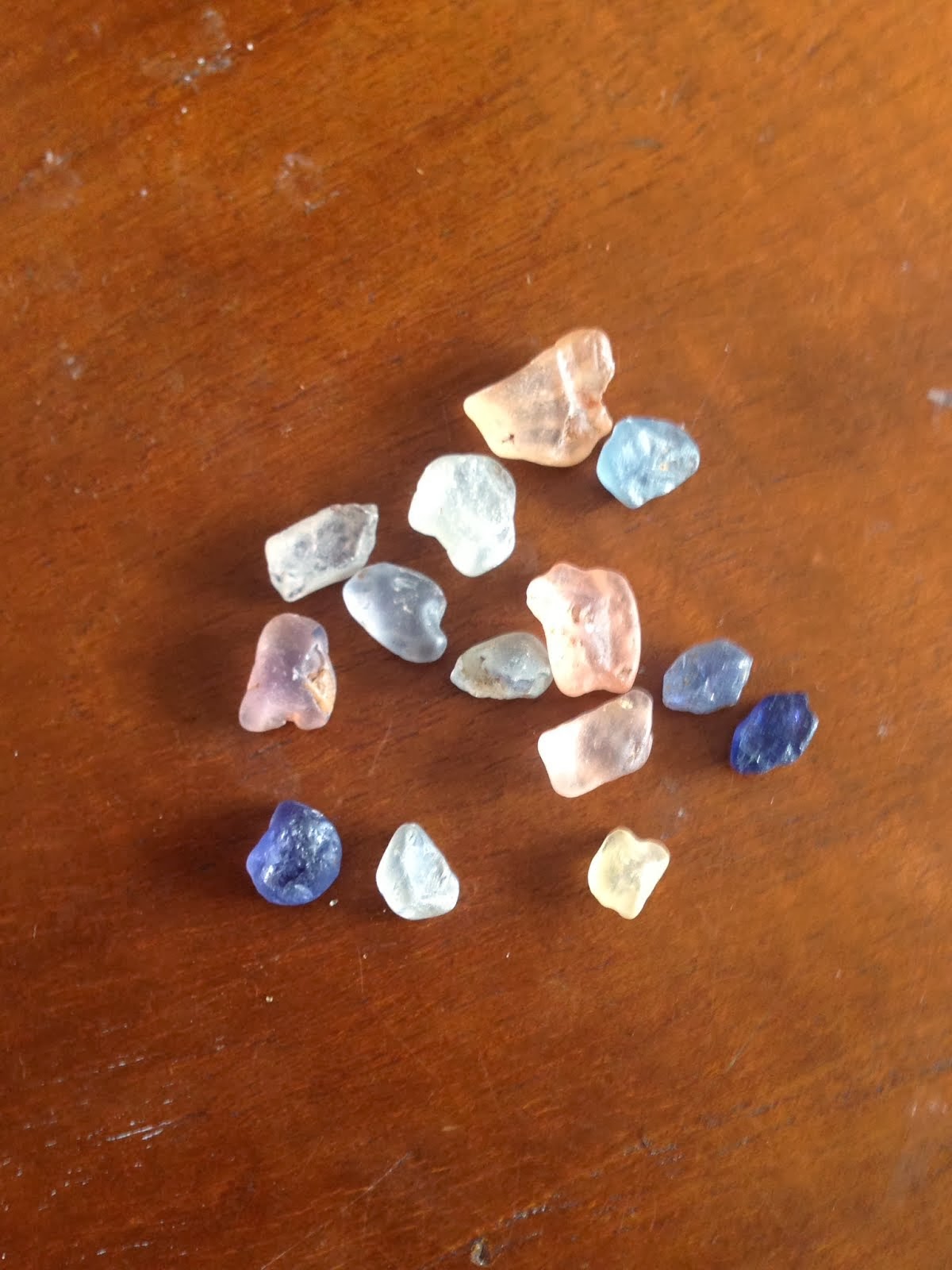 ASHKAR GEMS: Sri lankan "Geuda". 97pcs mix sapphire