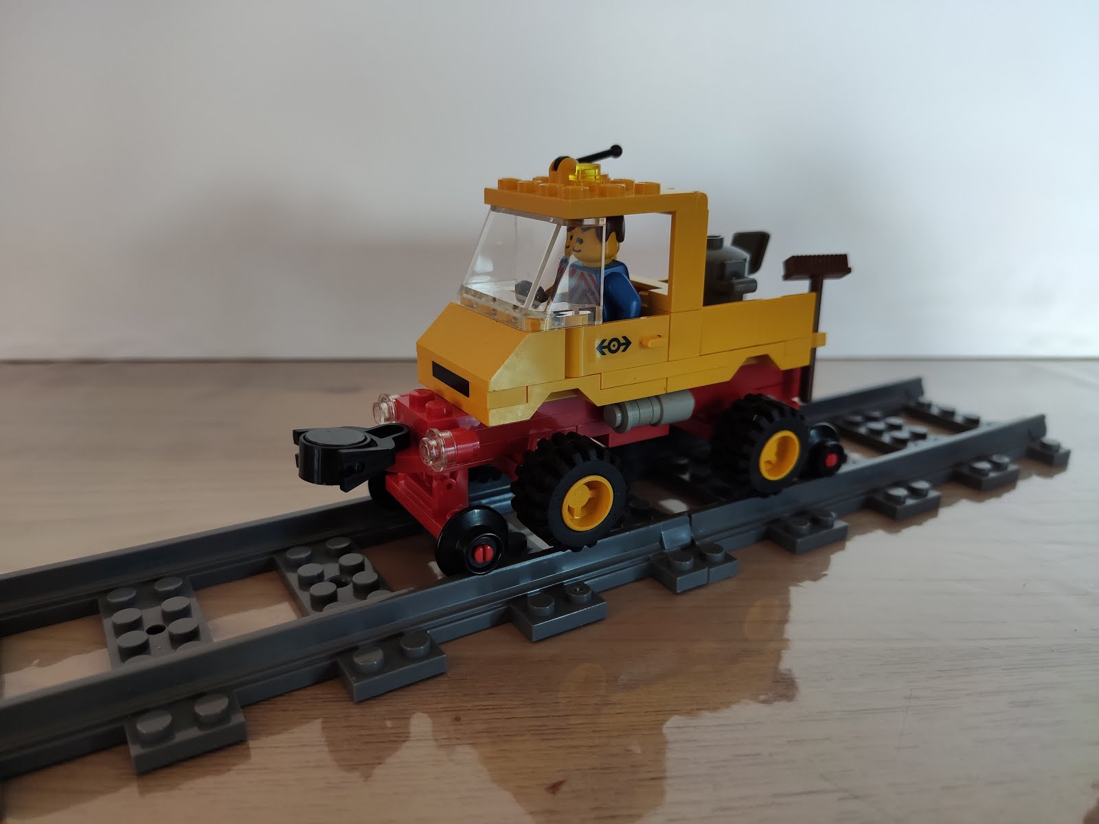 lobo's Klemmbausteinewelt: Lego System Schienen- und Straßenfahrzeug (4546)