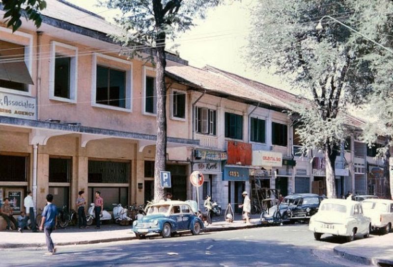 60 Fascinating Color Photographs That Capture Street Scenes of Saigon ...