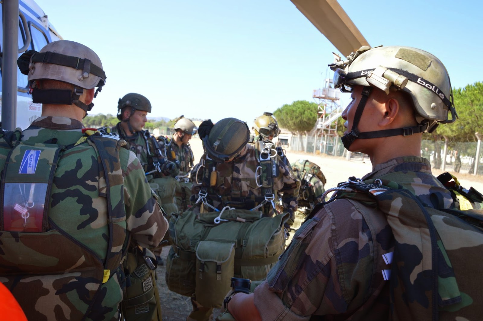 Le mamouth: Le 2e REP en Saint-Michel (10 photos)