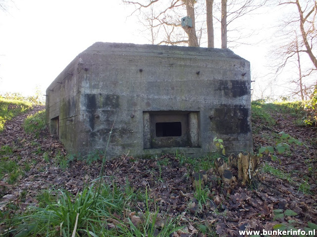 BUNKERINFO - Bunkers, Info, Foto's, Locaties en Meer!!!: Grebbelinie: S3a Kazemat - GL041