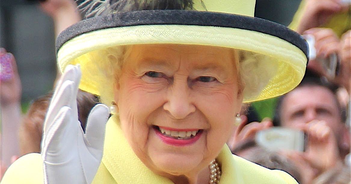 Celebrate Queen Elizabeth II's 90th Birthday with this 10 Amazing Royal ...