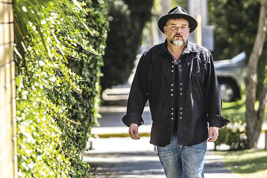 PUROCHILE: La vida chilena del ciudadano Alain Johannes