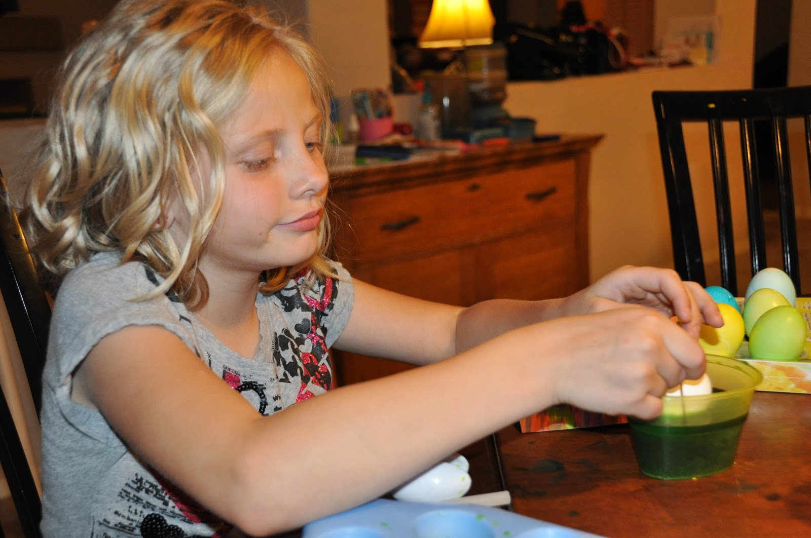 Life With Lauren Dying Easter Eggs life-with-lauren-dying-easter-eggs