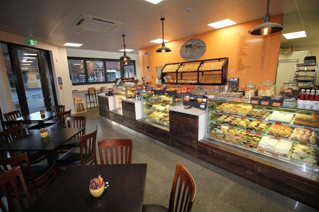 Section Hiking the Te Araroa Trail: Visions of a Long White Cloud ...