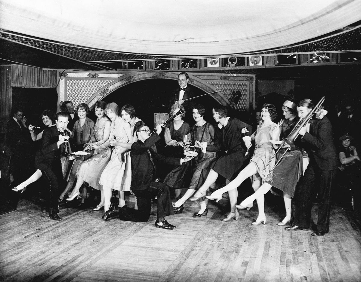 Dance 'Til You Drop: Vintage Photographs Capture Dance Marathons in the ...