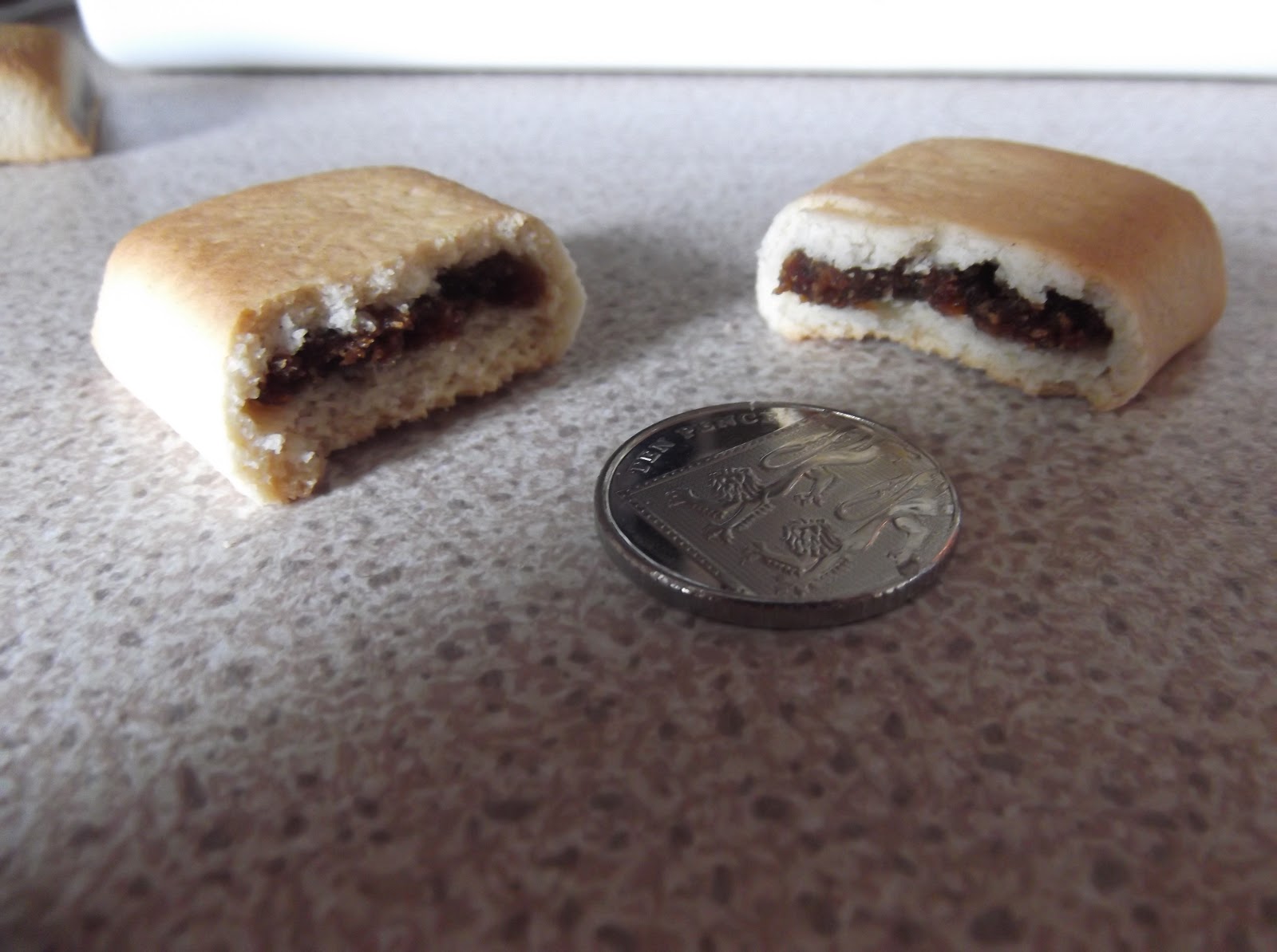 BiscuitsBlog: Featured Biscuit: The Boland's Fig Roll