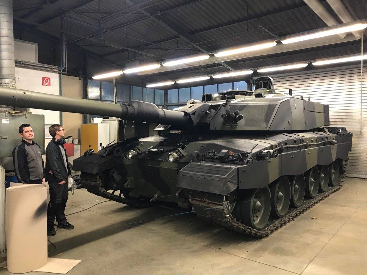 Gur Khan attacks!: Первое публичное представление Challenger 2 LEP