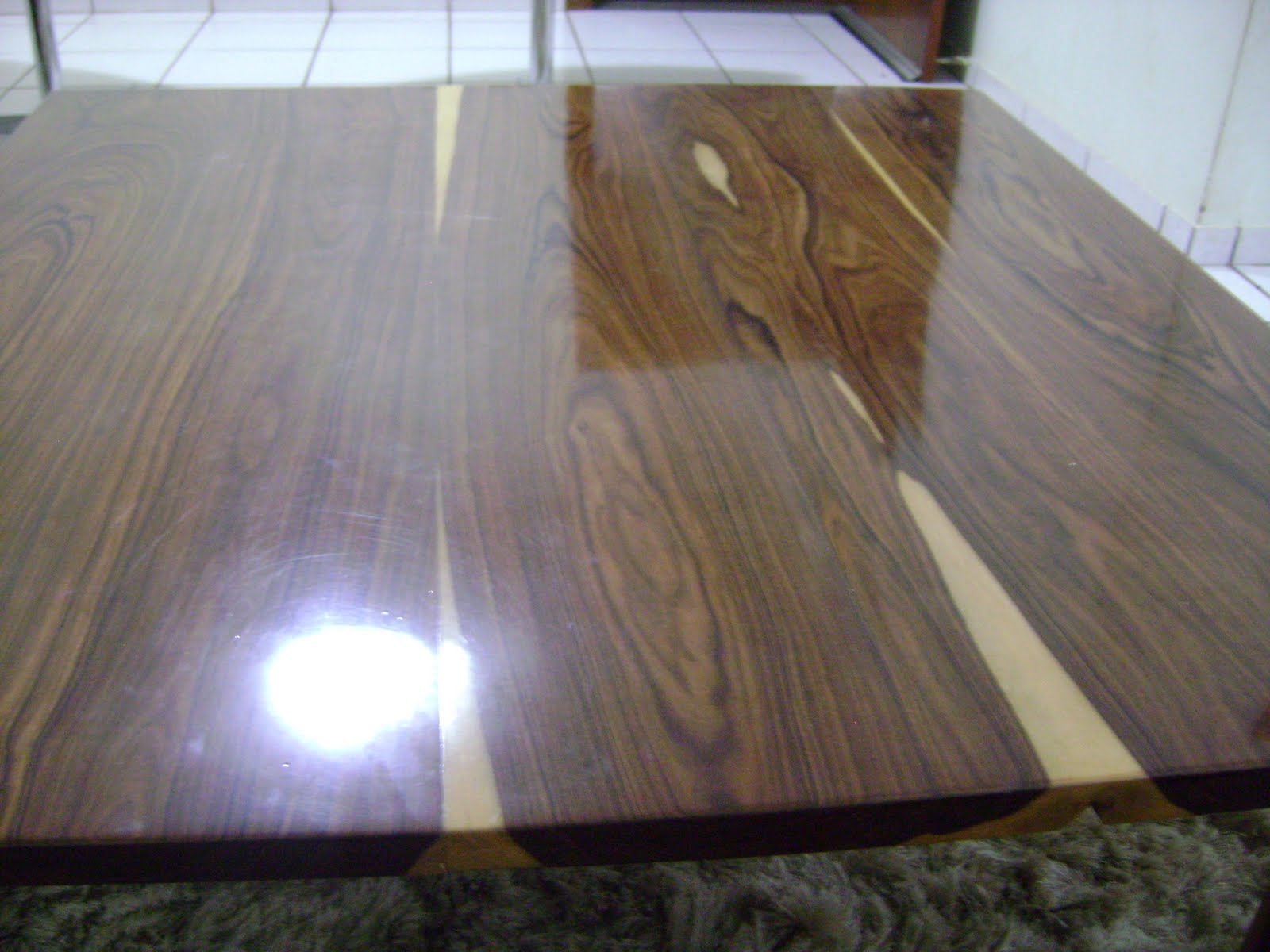 móveis de madeira: mesa de jacarandá