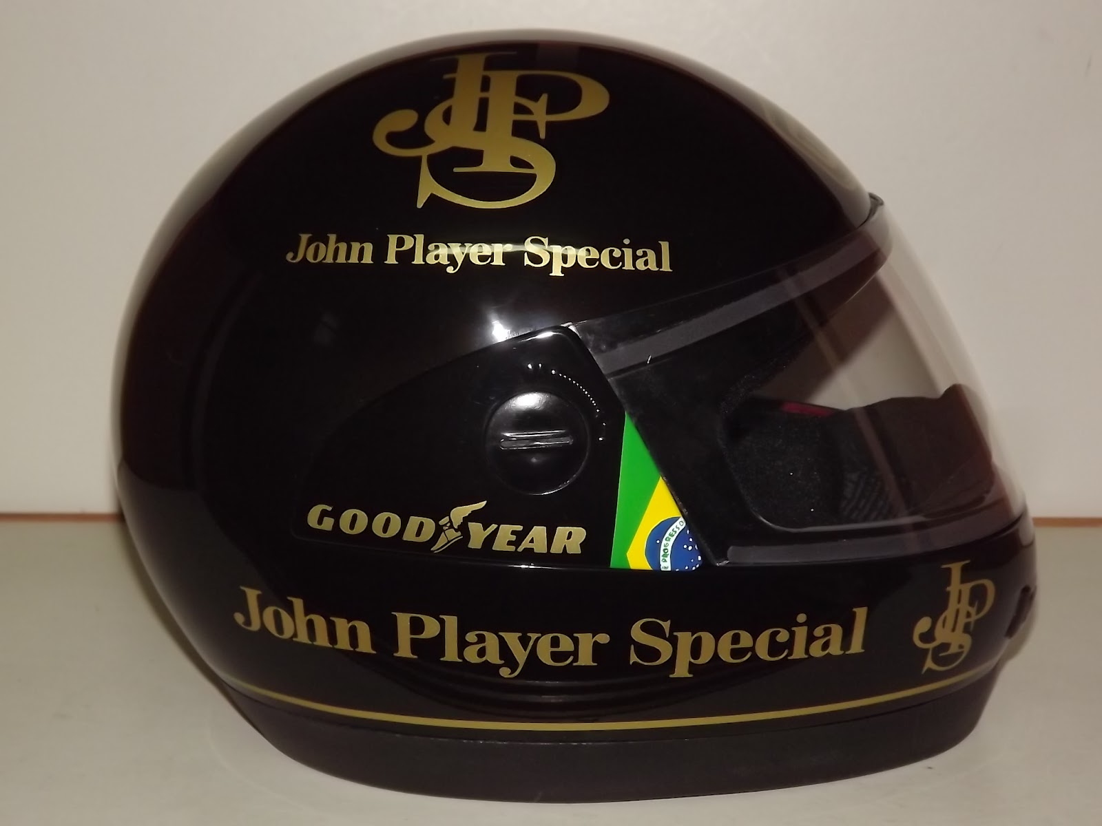 RACER X Personalização: John Player Special