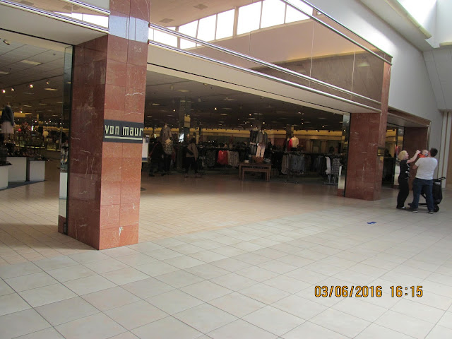 Trip to the Mall: Hickory Point Mall- [(Forsyth) Decatur, Illinois)]