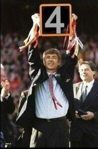 Photo of Arsenal Players Celebrating After Winning 'Number 4 Trophy ...