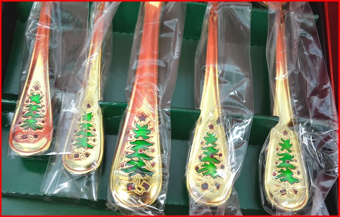 This and That : CHRISTMAS COLLECTIBLES: GOLD FLATWARE