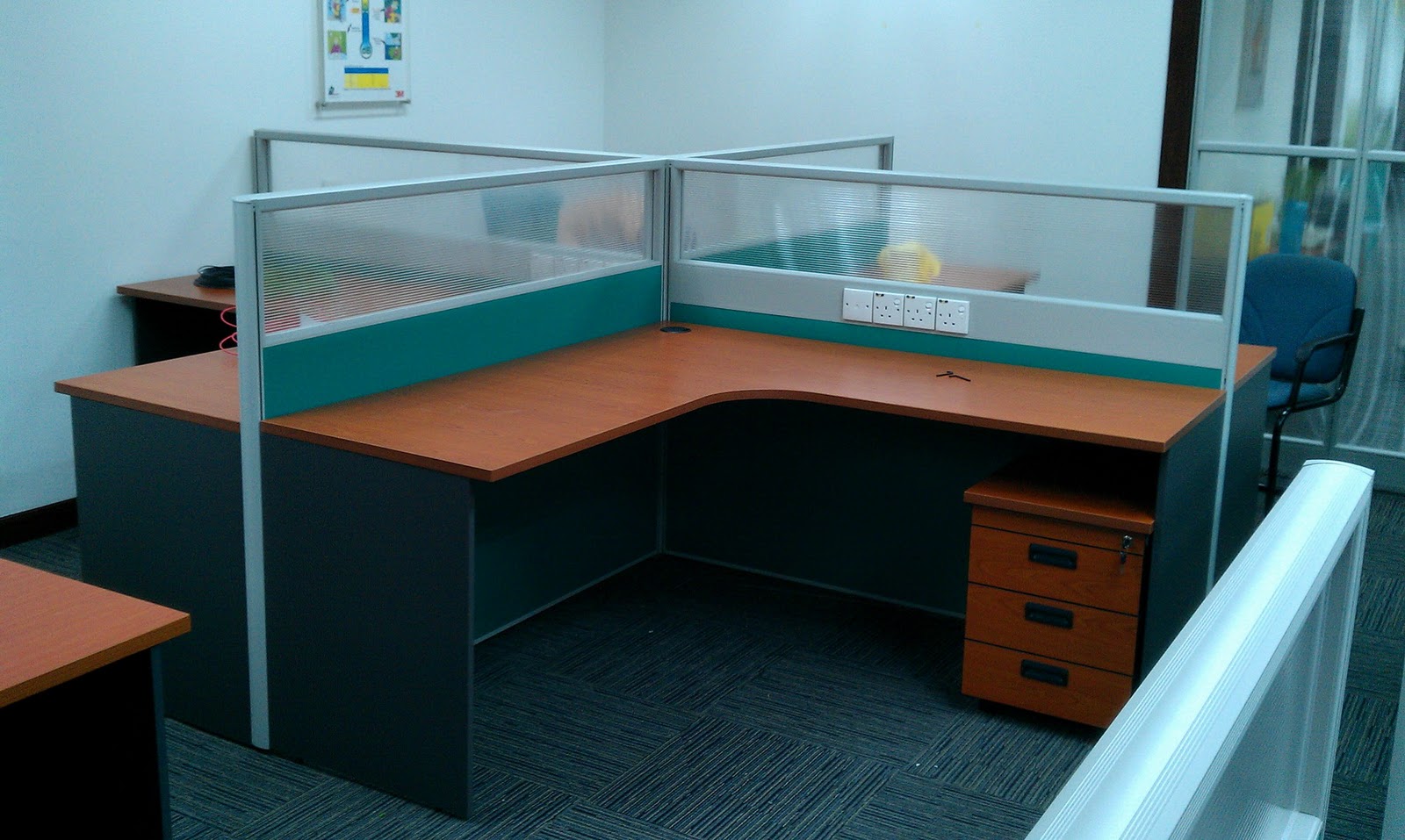 Fizone Office System: Workstation/Partitions System