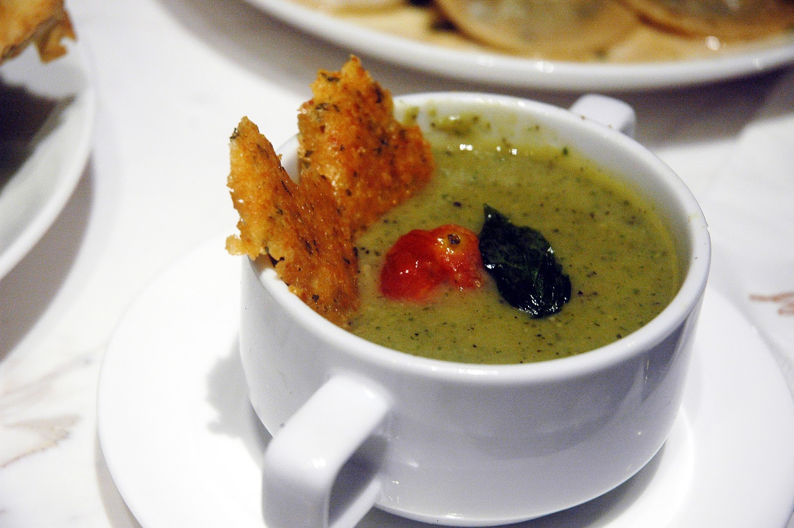 DUDE FOR FOOD: Food News: Diamond Hotel Opens The Lobby Lounge