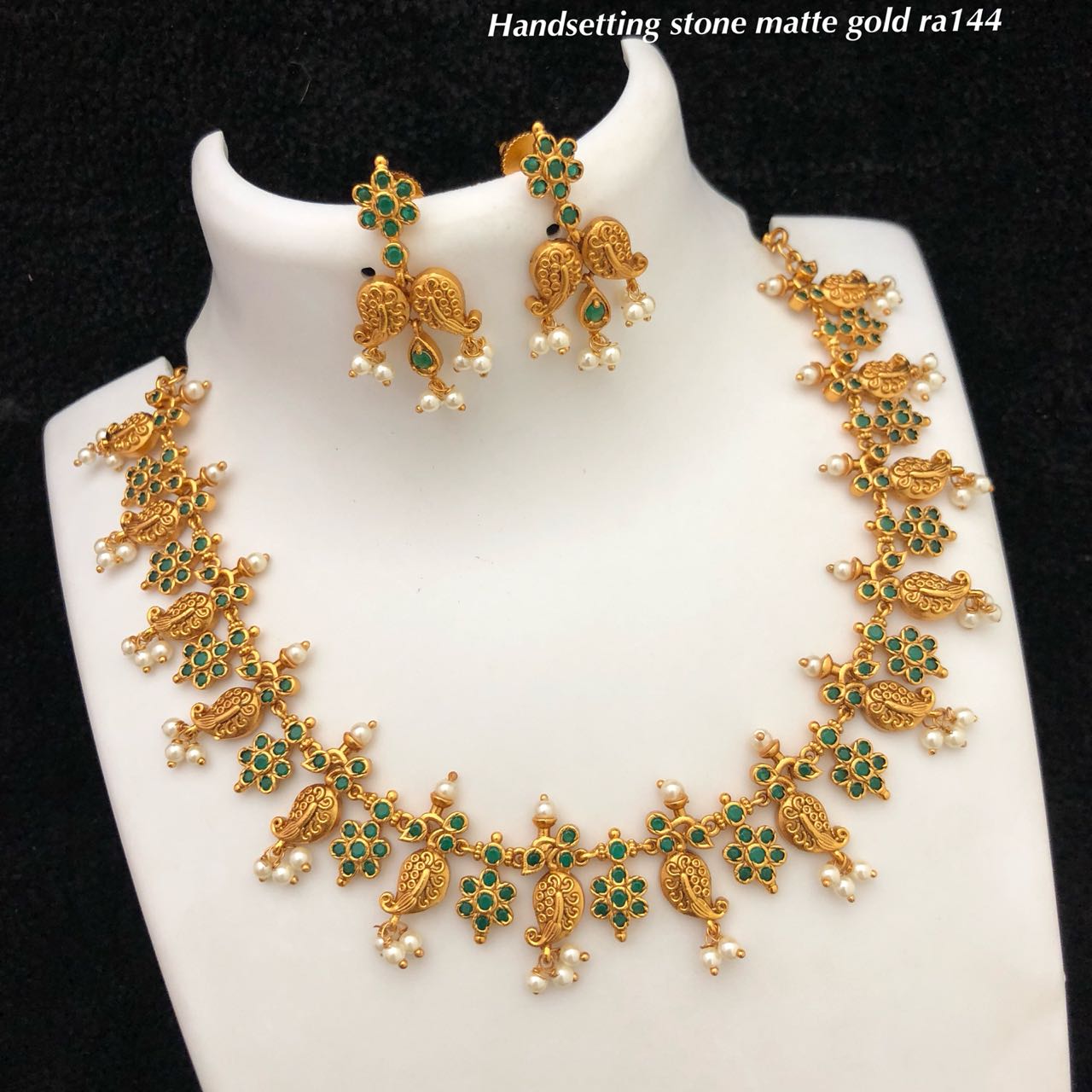 Exclusive 1 gram short Neck Sets