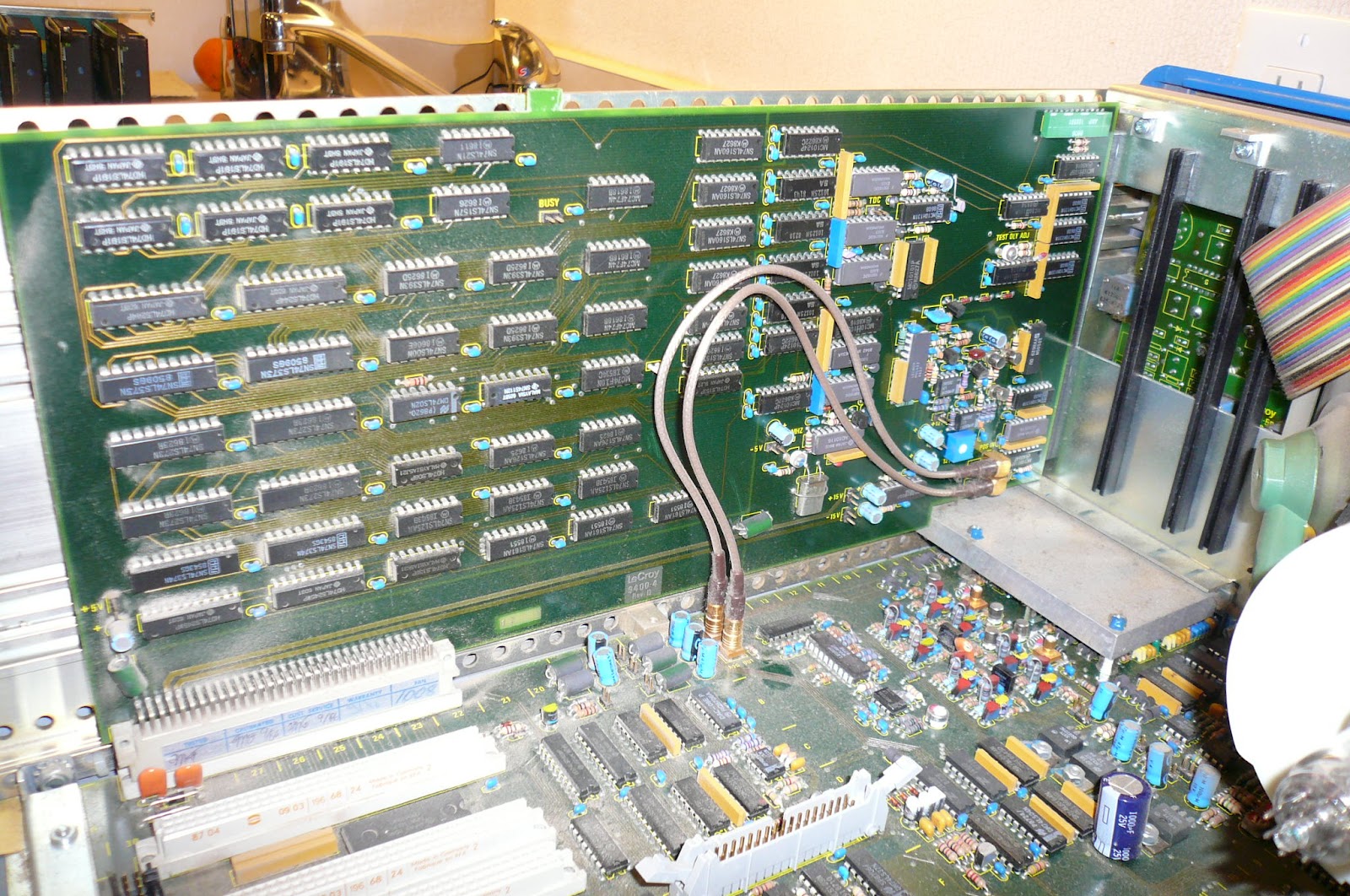 Japan's World of Digital Electronics: Disassembling a LeCroy 9400 ...