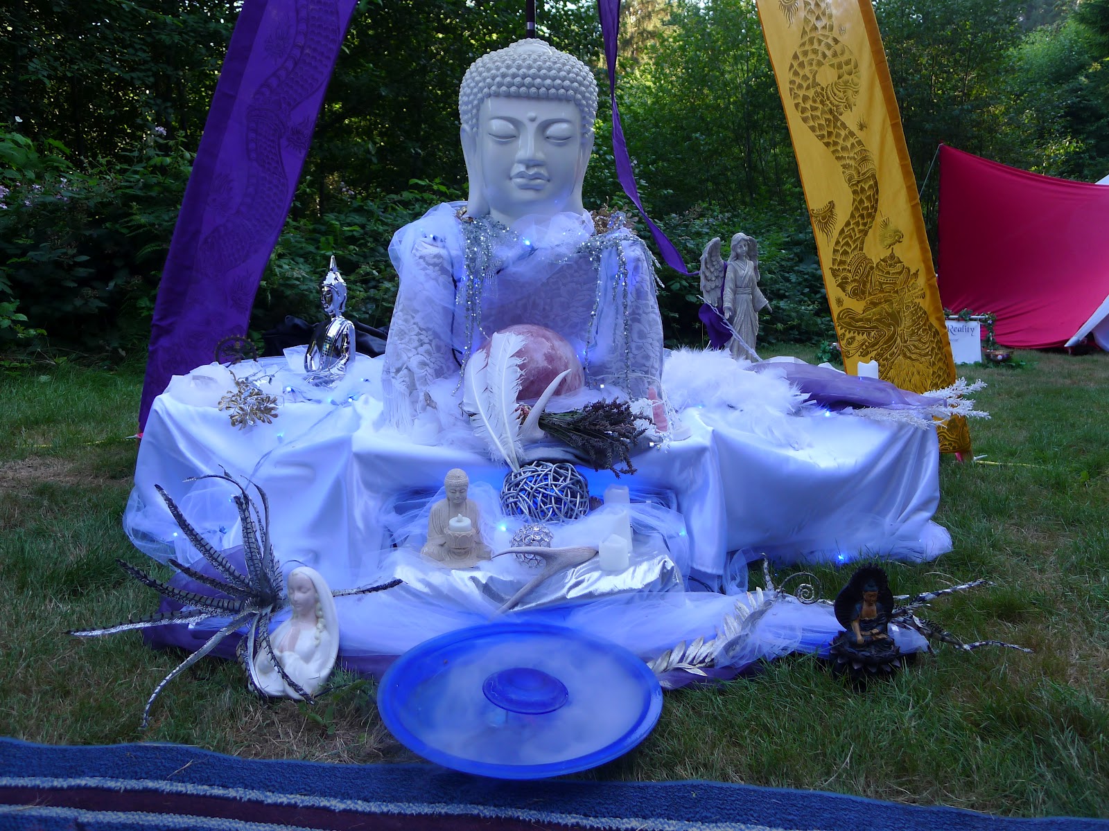 Jeffrey Bale's World of Gardens: Garden Altars