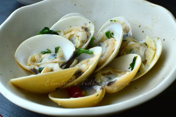 Elinluv's Tidbits Corner: Clams With Italian Parsley Garlic And White Wine