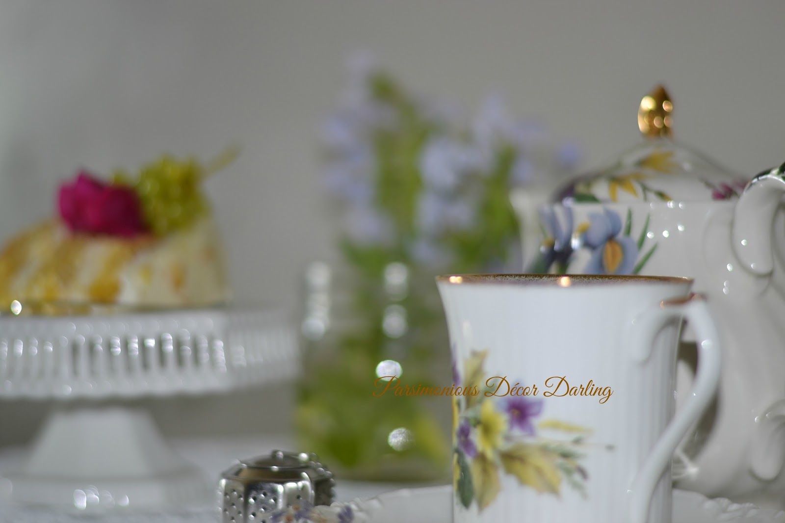 Parsimonious Décor Darling: A Simple Summertime Tea for One