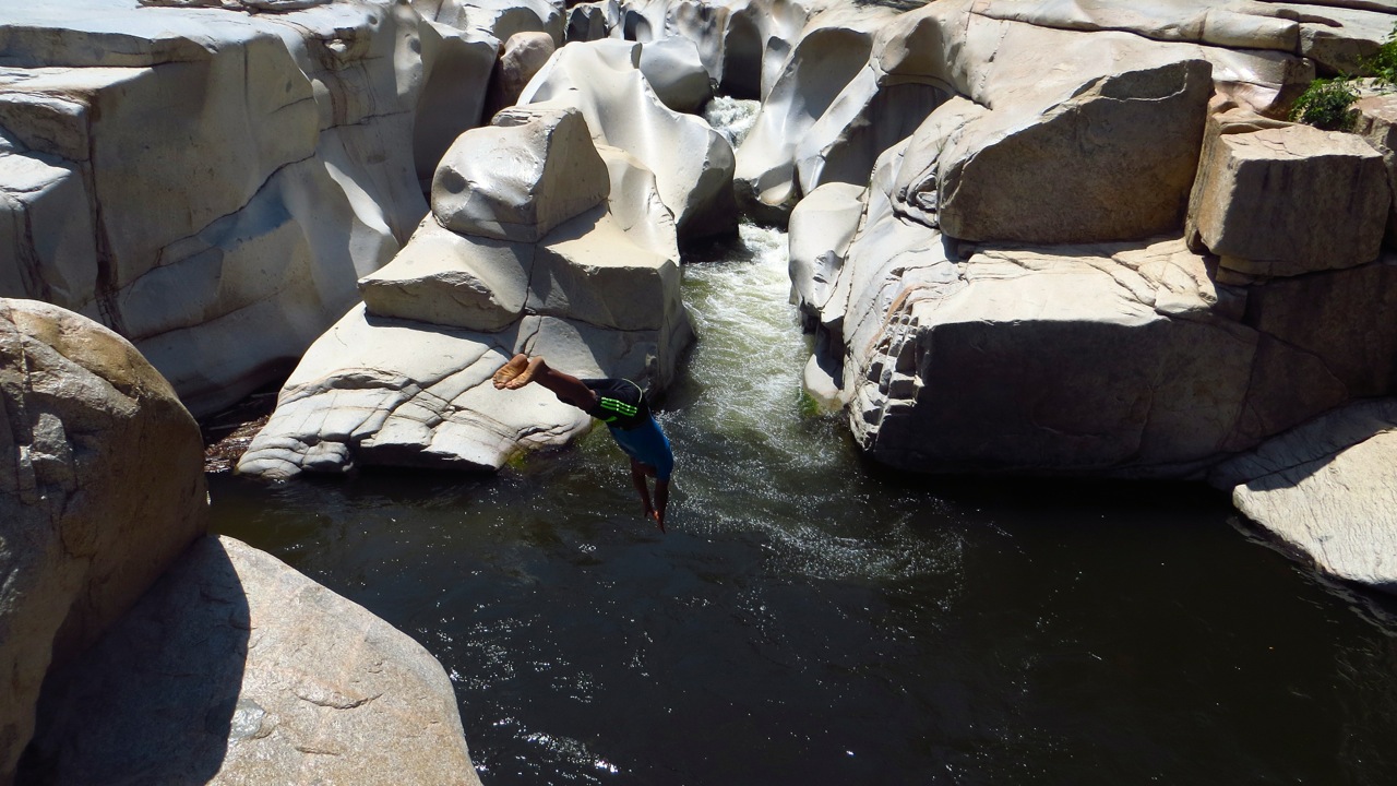 De Vuelta al Mundo: Colombia 2015: Rio Badillo en La Mina, Cesar