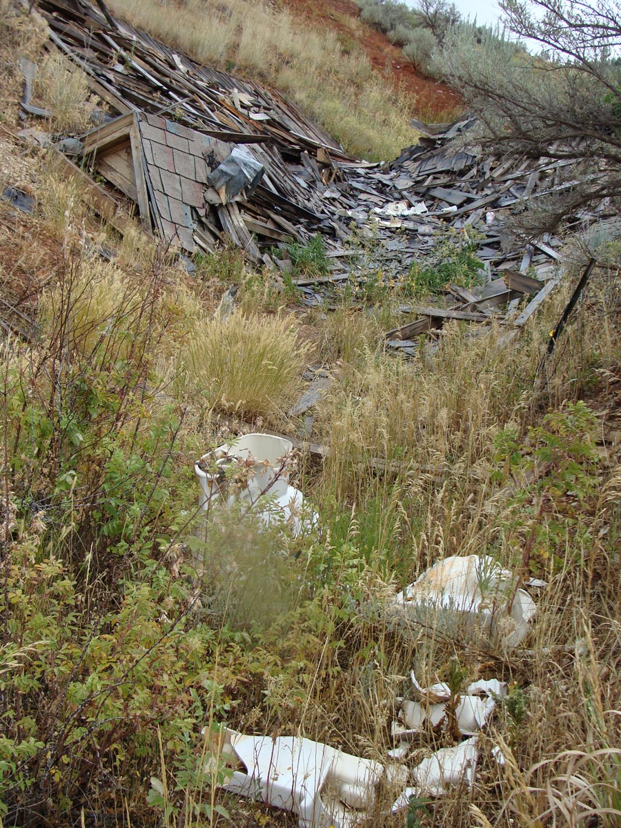 Falling in Love with Utah: Utah's Newest Ghost Town - Thistle