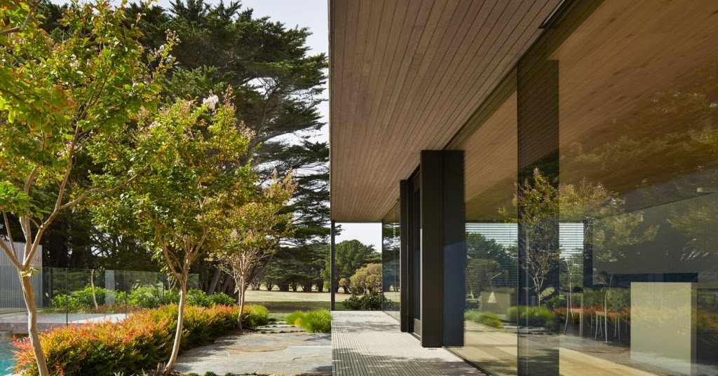 DZnho: INARC, sob direção de Reno Rizzo e Christopher Hansson.