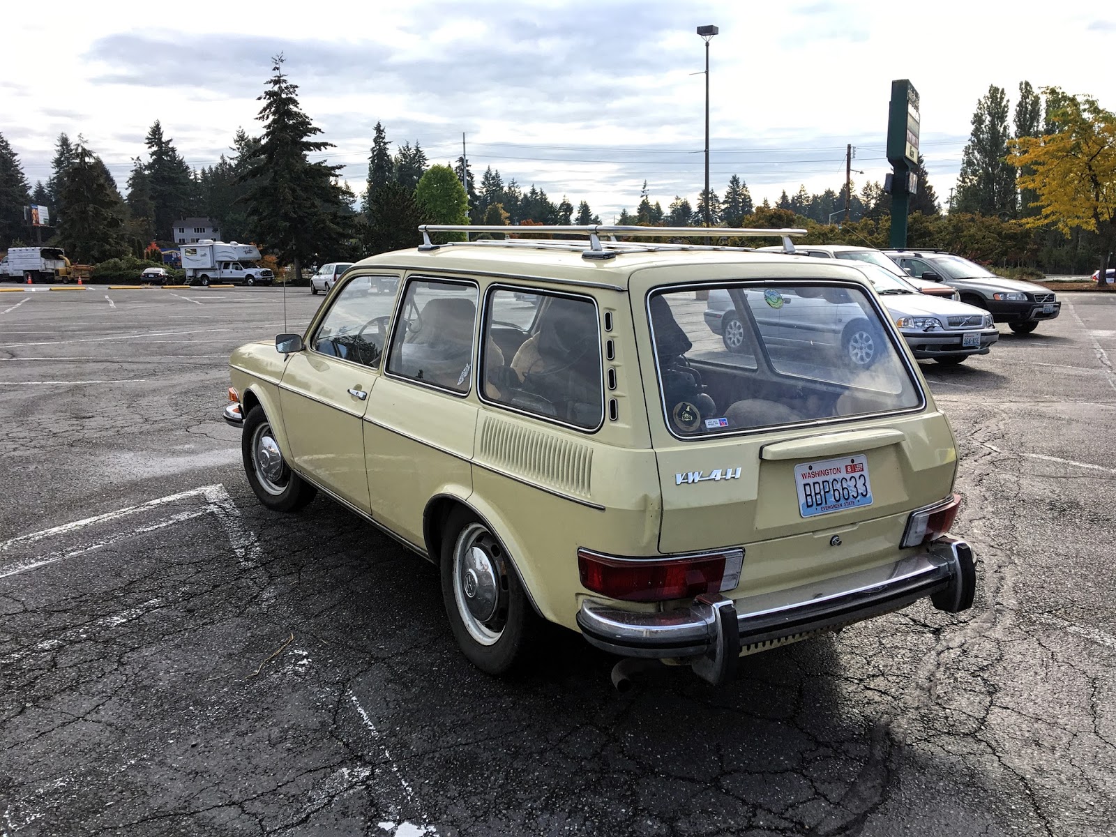 Seattle's Classics: 1971 Volkswagen 411 Estate