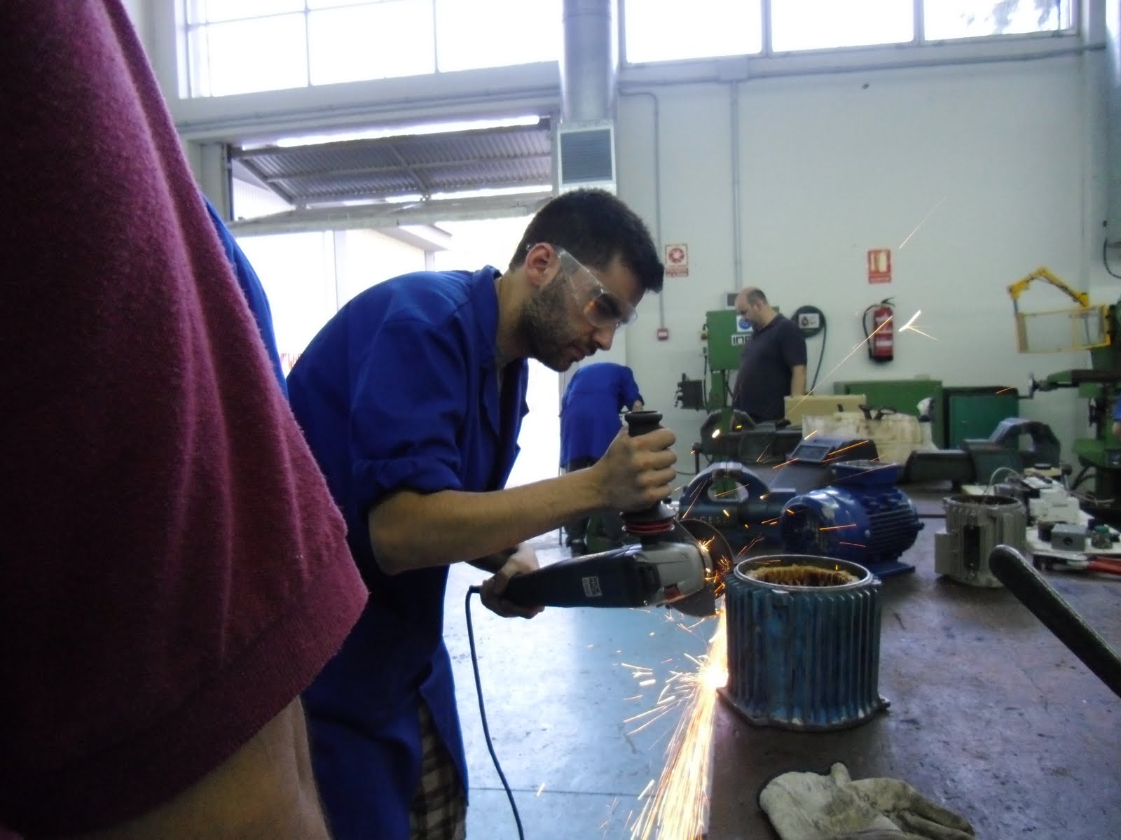 ELECTROMECANICO DE MANTENIMIENTO INDUSTRIAL: REPARACIÓN Y MANTENIMIENTO ... ELECTROMECANICO DE MANTENIMIENTO INDUSTRIAL: REPARACIÓN Y MANTENIMIENTO ...