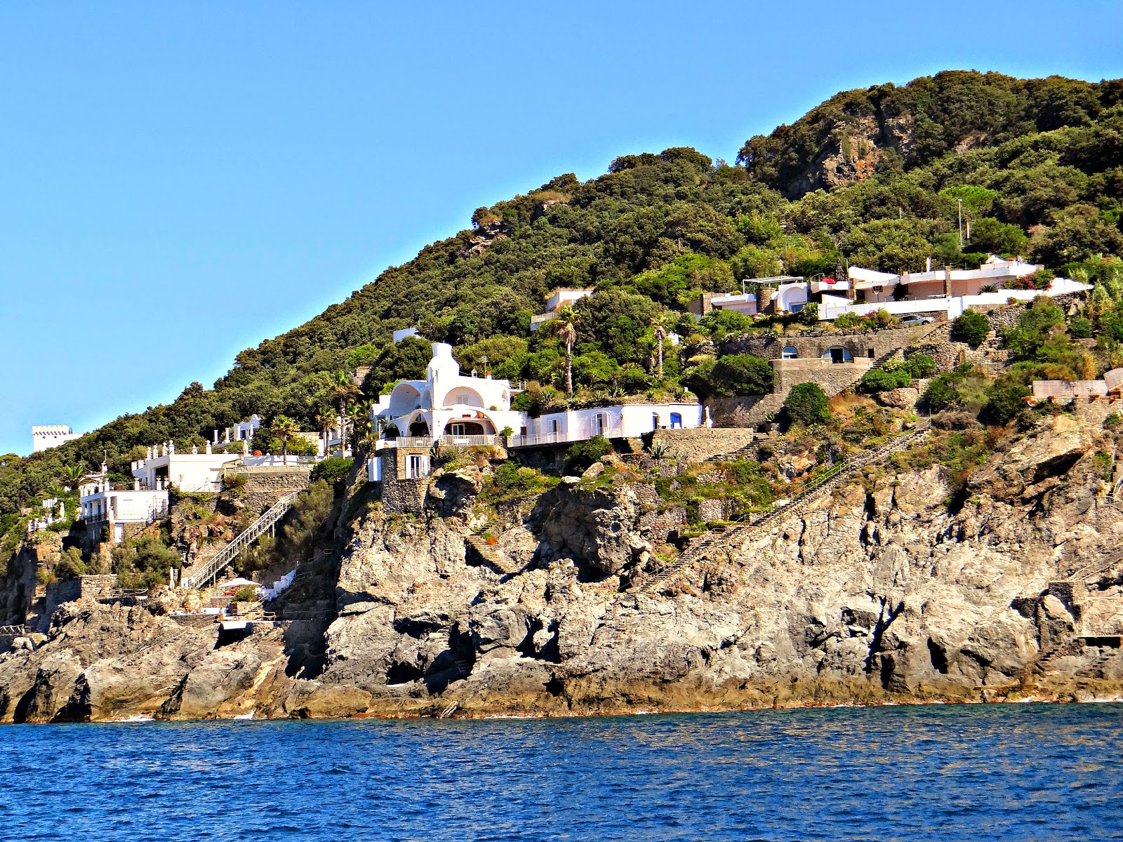 Travelblogger: Utazási élménybeszámolók. : Ischia a zöld sziget