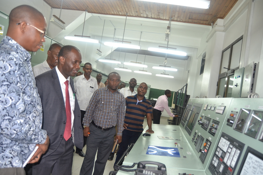 PROF. MBARAWA AKAGUA CHUO CHA MABAHARIA (DMI) | Tanzania International ...