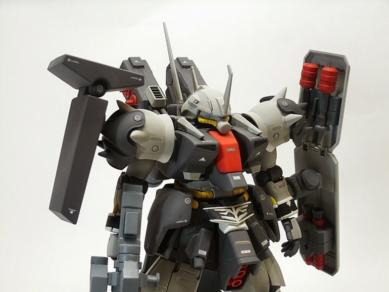 1/144 Zaku III Custom - Customized Build