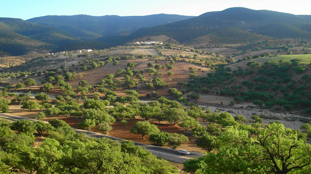 Route entre Smimou et ImnTlite. MAROC