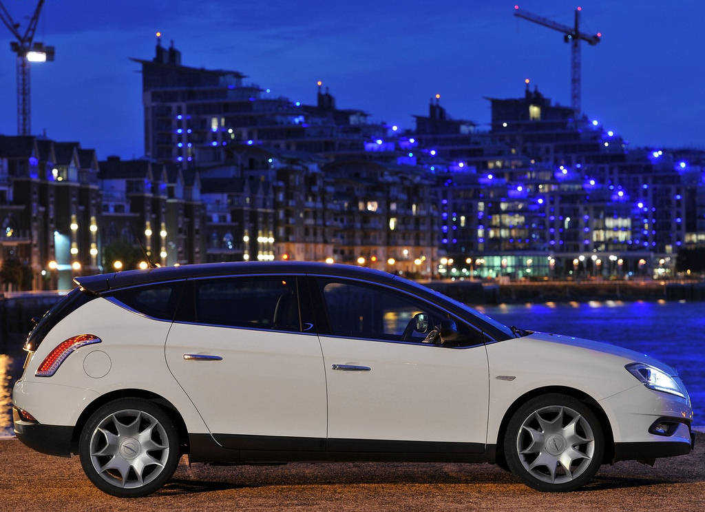 Chrysler Delta Car Wallpapers 2012