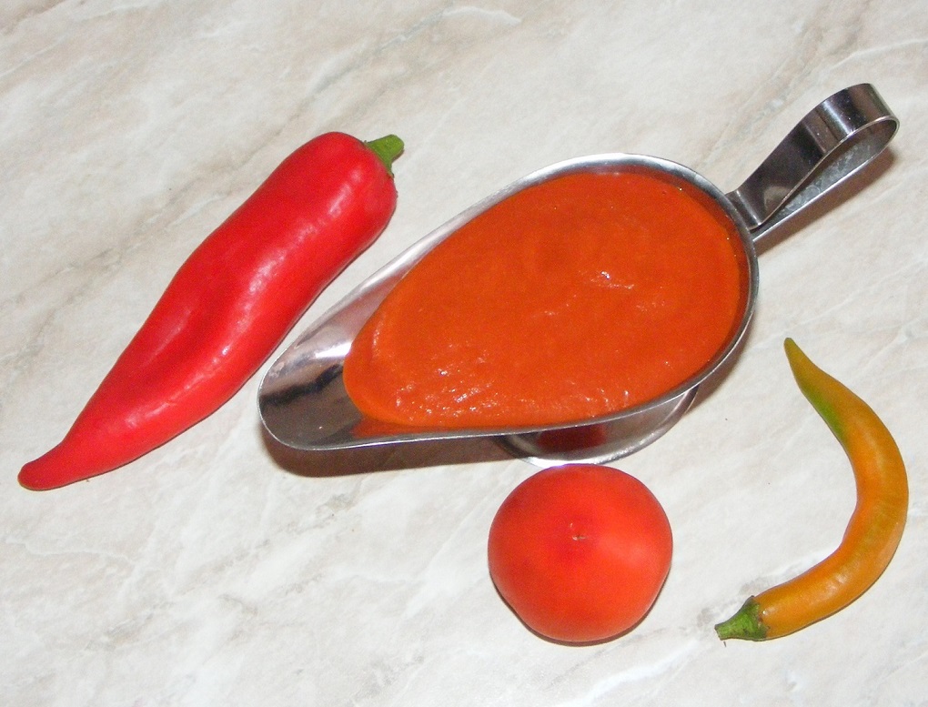 Sos de rosii si ardei | Preparatedevis.ro