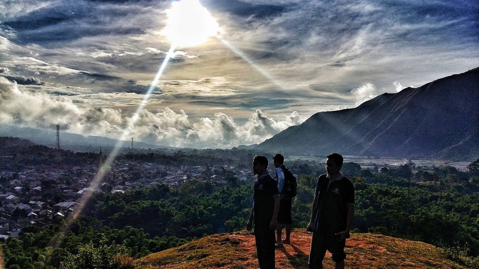 Rumah Adat Sembalun & Pesona Wisata Bukit Selong Lombok Timur - Wisata ...