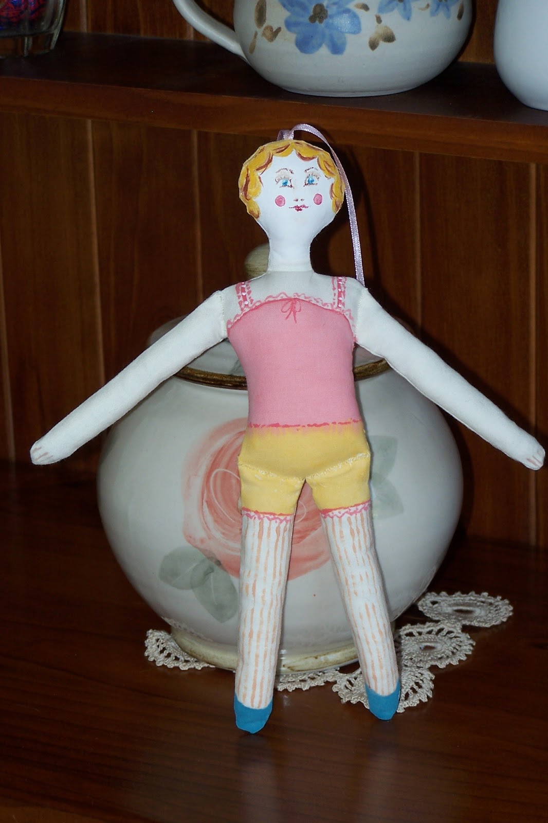 Lizzie's Arty Crafty 'n Dolls: Dolls! Finished Painted Doll