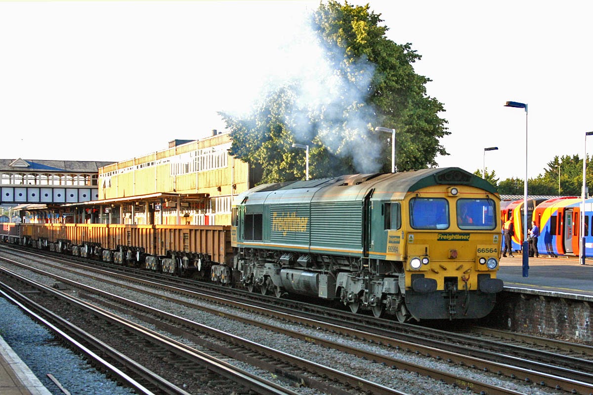 47s and other Classic Power at Southampton: Freightliner workings at ...