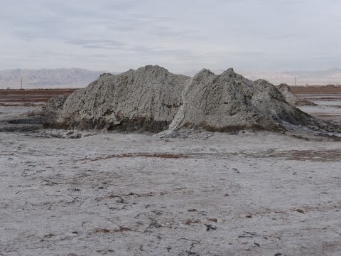 Walkabout With Wheels Blog: Visiting the Mud Pots & Geothermal Mud ...
