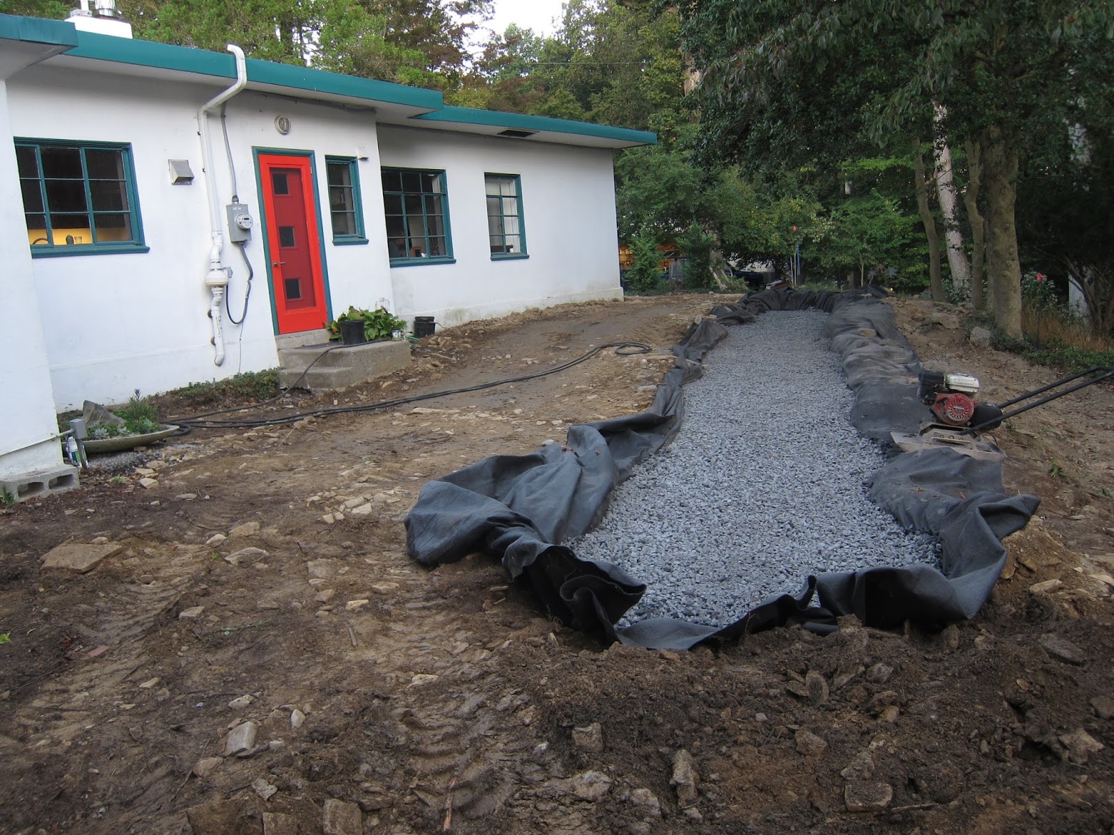 A LA RECHERCHE DE - IN SEARCH OF...: Zen Garden: Infiltration Trench
