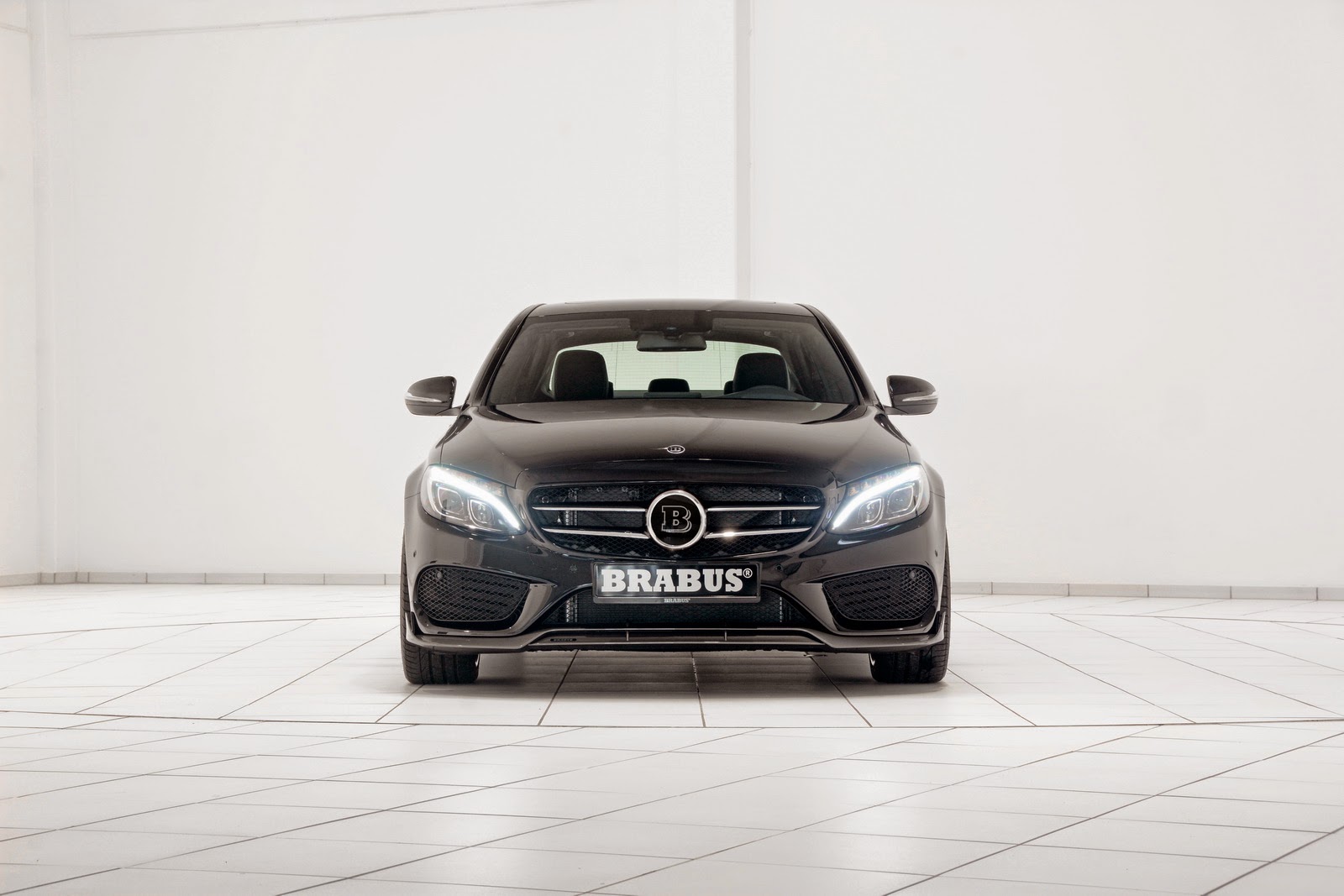 NOTICIAS CAR: MERCEDES C 180 BRABUS CHEGA AO BRASIL