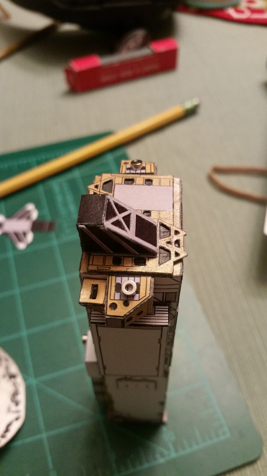 A"Mays"ing Papercraft: ISS "Power Up!"